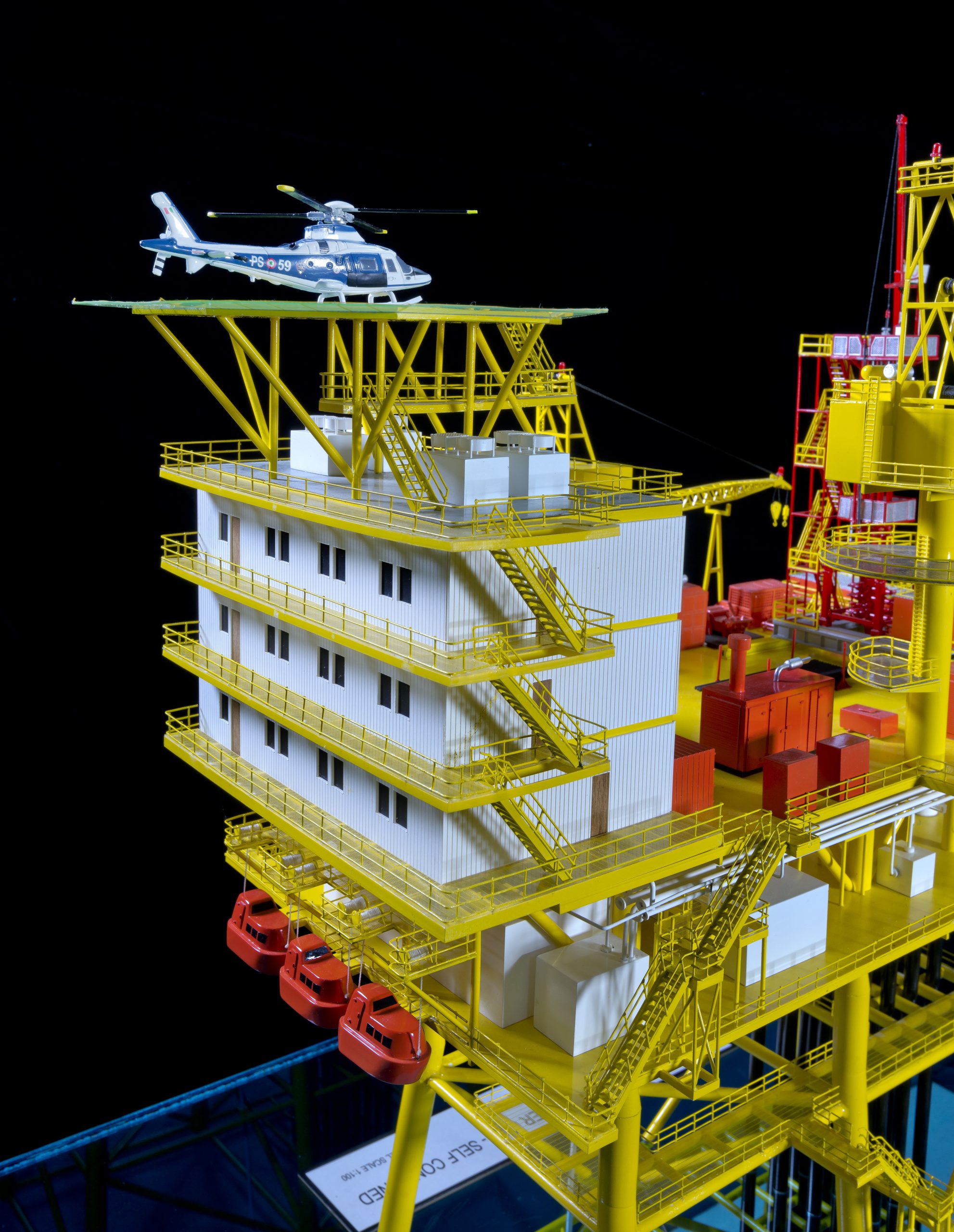 Oil platform | TNBuilt West | Exceptional Scale Models